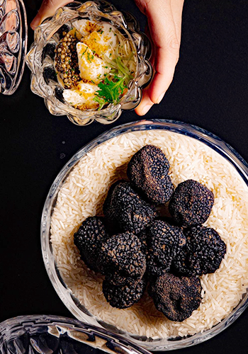 Egg custard, crab, caviar and black truffle - Spider
